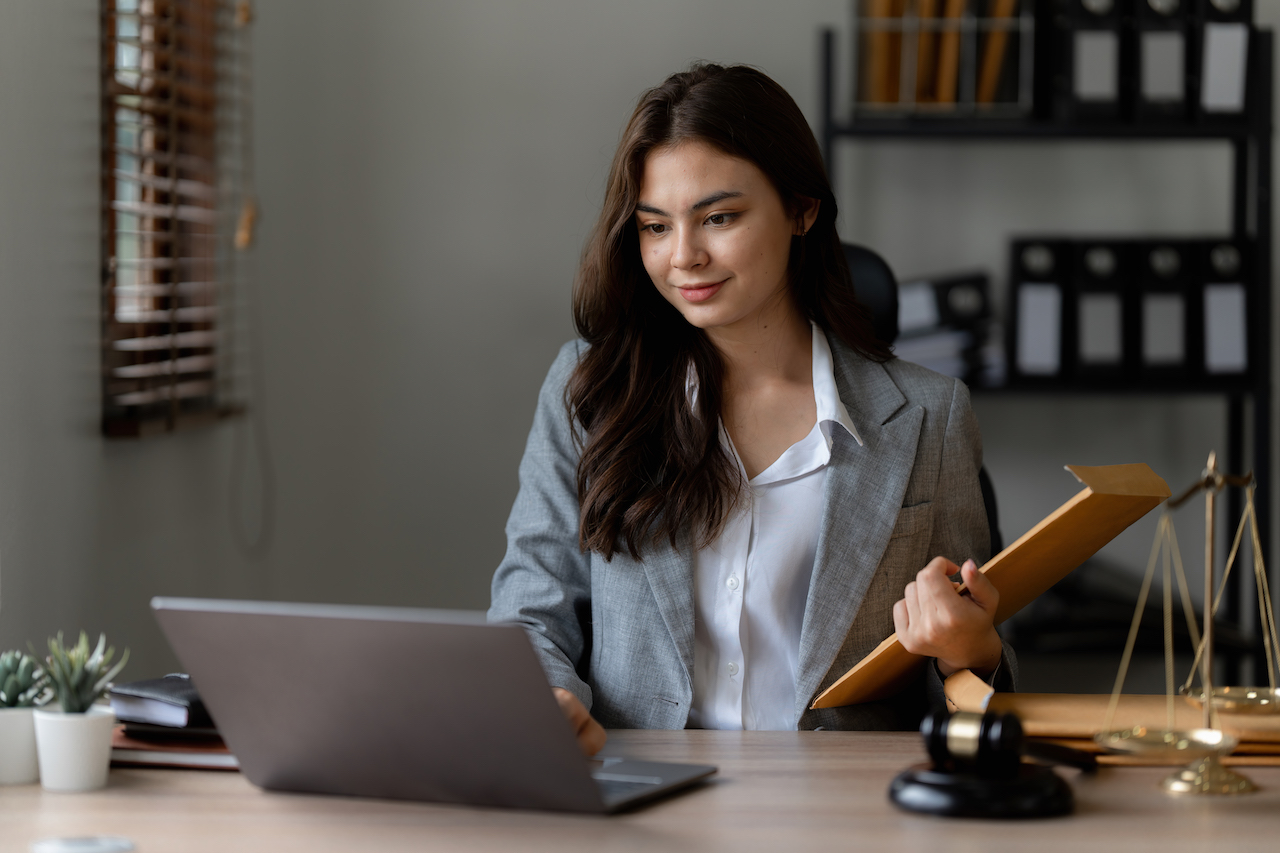 How to Find the Right Lawyer - Dev Insider